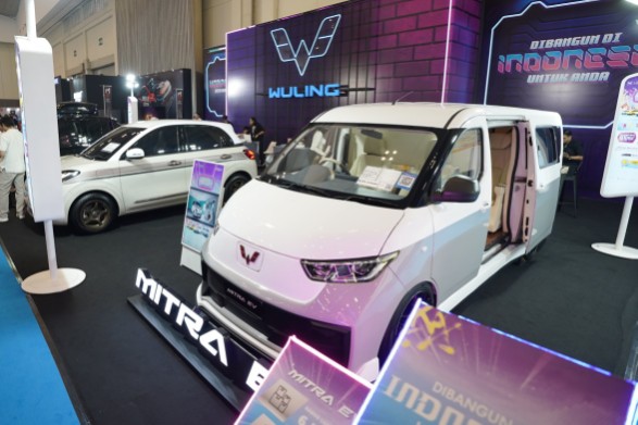 WOW! Wuling Pamer Mobil Listrik Mewah di IMX 2025, Ada Promo DP Rp8 ...