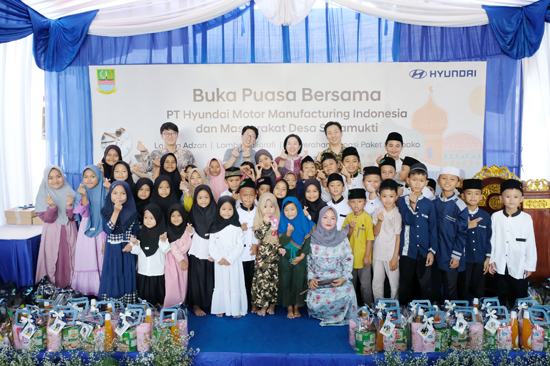 PT Hyundai Motor Manufacturing Indonesia Gelar Bukber Bersama Warga ...