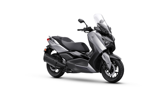 Yamaha Hadirkan Warna dan Grafis Baru XMAX Connected